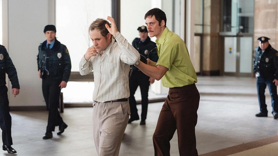 Dead Man's Wire Movie Showtimes & Tickets | Celebration